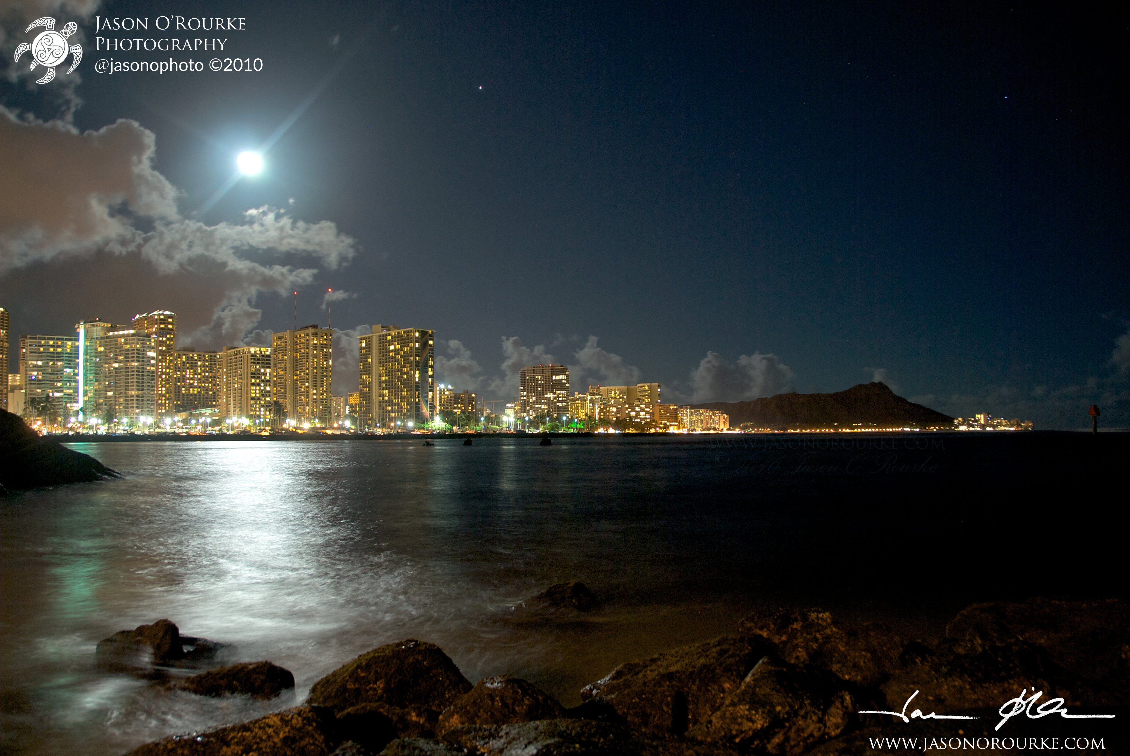 Full Moon Over Waikiki – JasonOPhoto